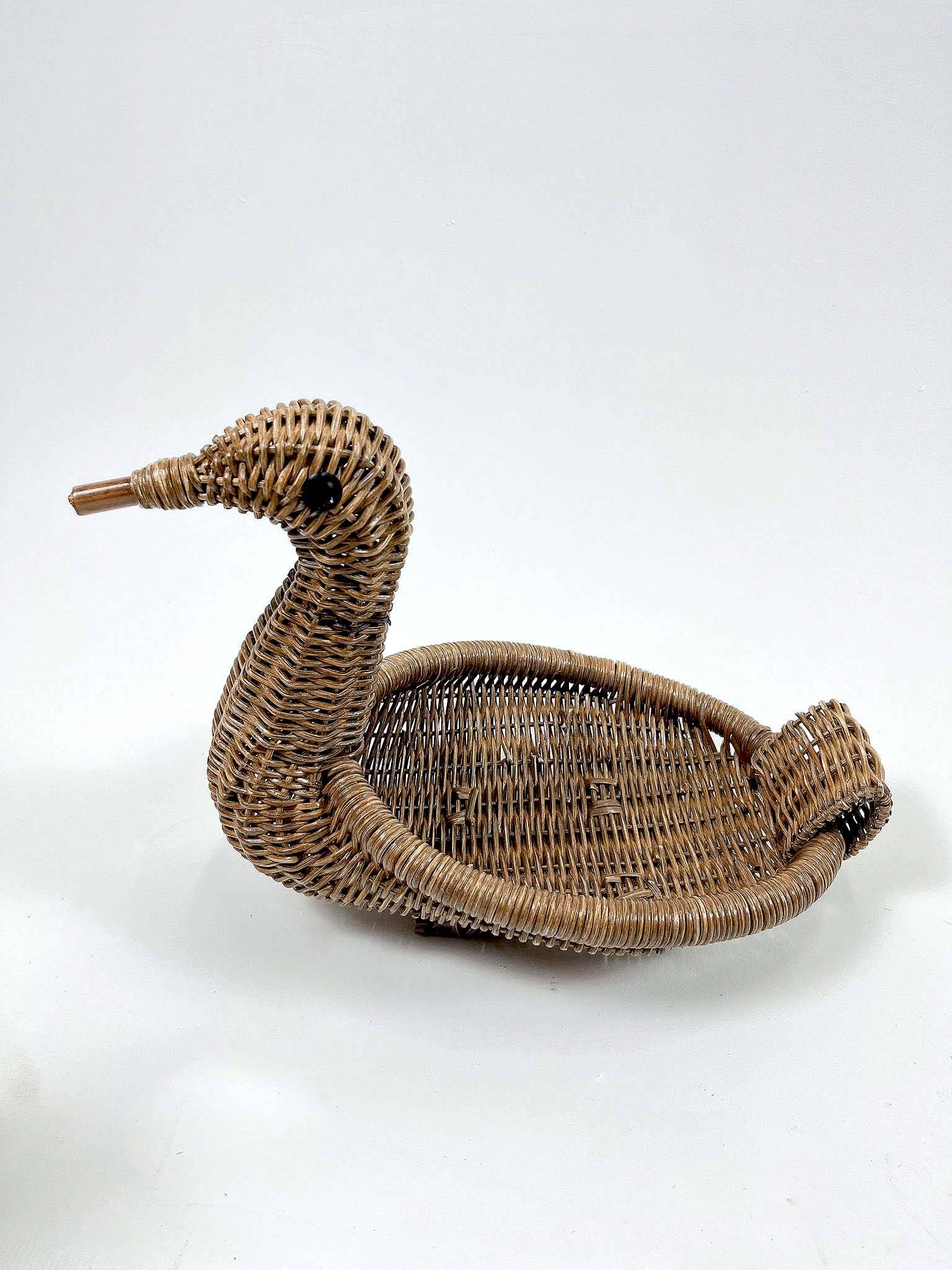 Wickers Swan Holder - Rattan Capital